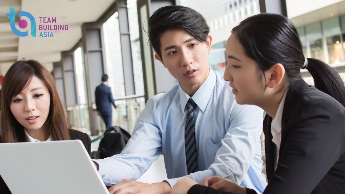 Why should leaders adopt agile team management? - Team Building Asia